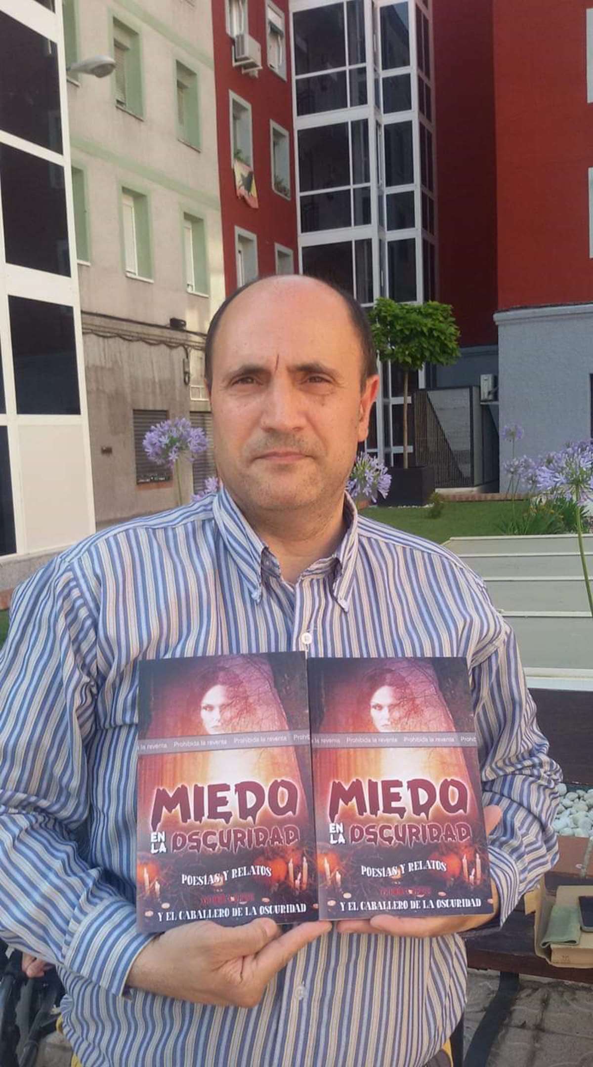 Pablo Manrique presenta su nueva obra 'Miedo en la oscuridad'