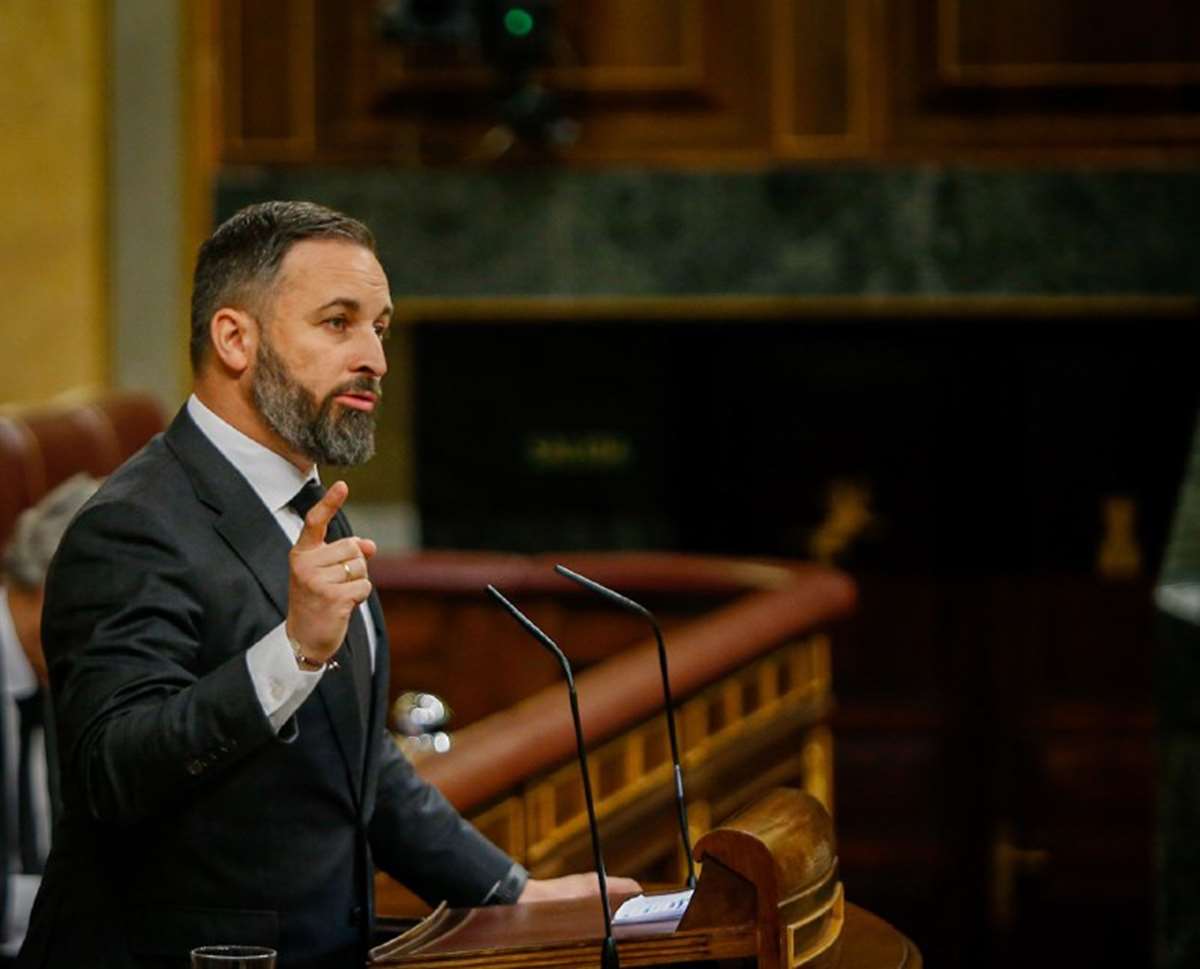 Abascal: "A Iglesias le produce asco nuestra bandera y el Rey"