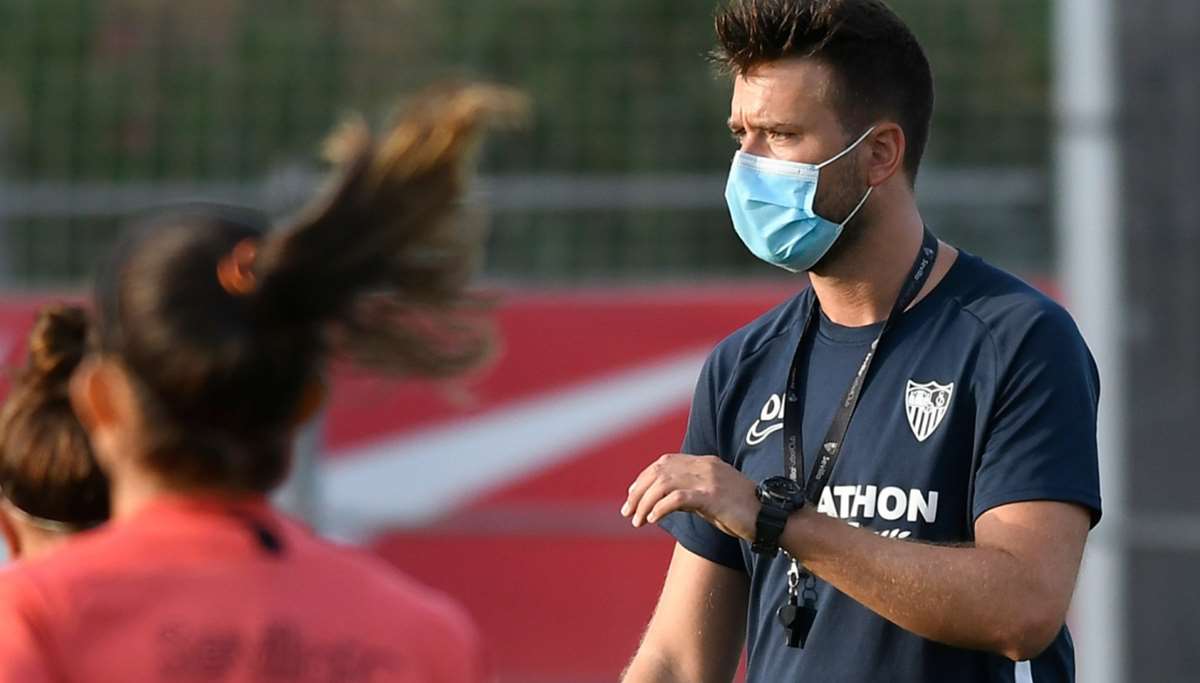 David Barrachina: "Las jugadoras tienen una base trabajada"